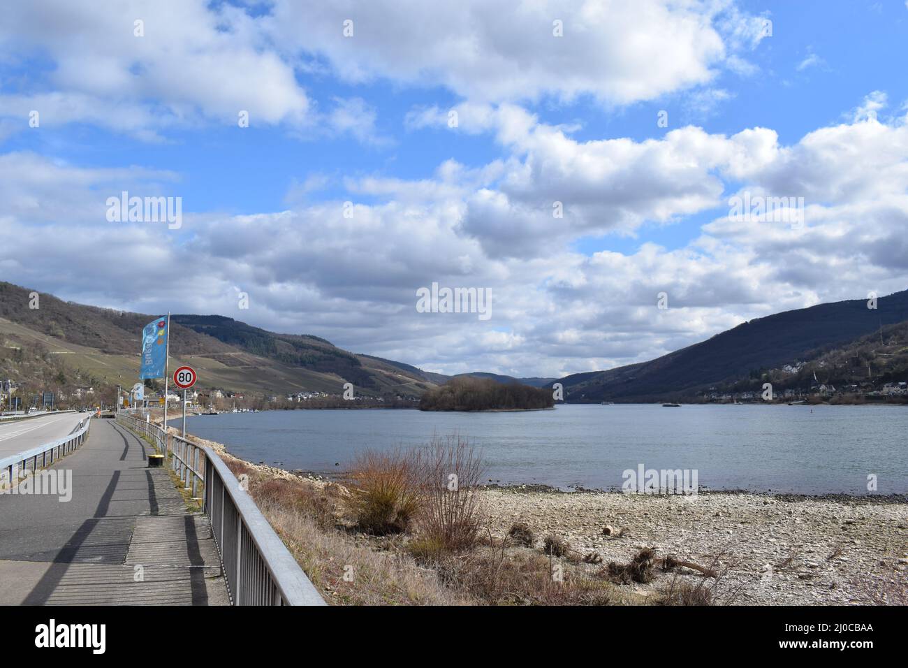 waterfront road at the Rhine, Lorch Stock Photo - Alamy