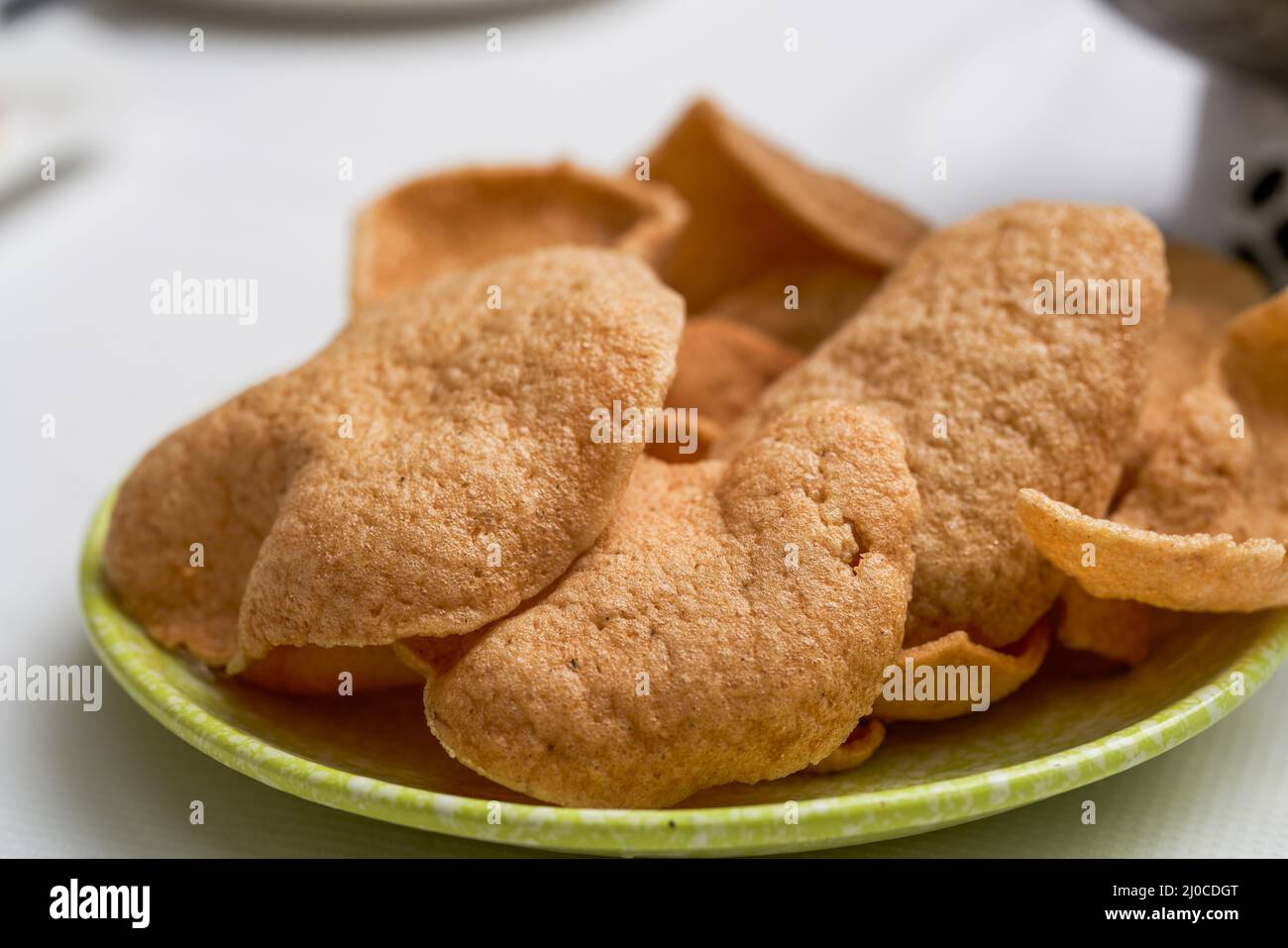 A plate of crispy Thai tapas, fried shrimp chips Stock Photo - Alamy