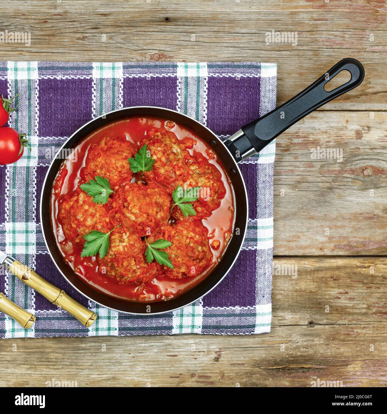 Meatballs in a frying pan Stock Photo - Alamy