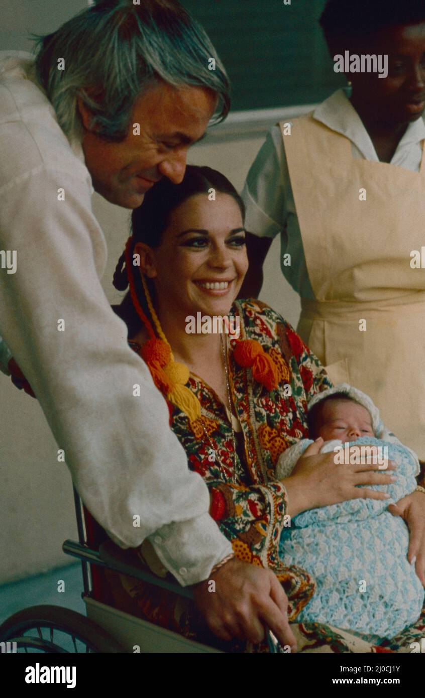 Los Angeles.CA.USA. LIBRARY. Natalie Wood with her husband Richard ...