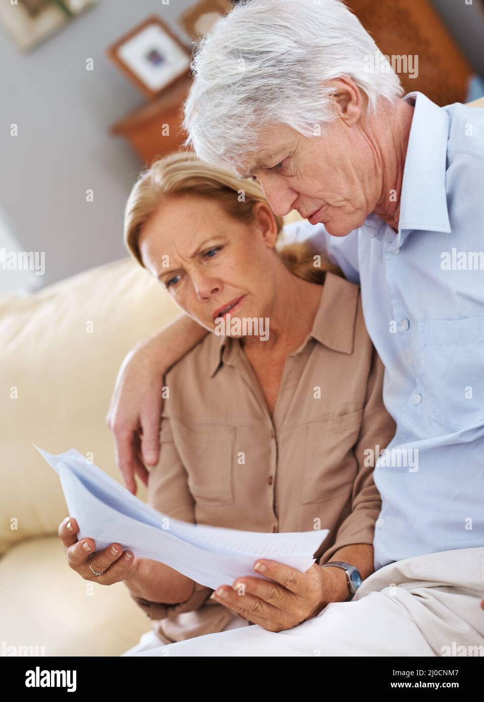 Seniors couple paperwork hi-res stock photography and images - Alamy