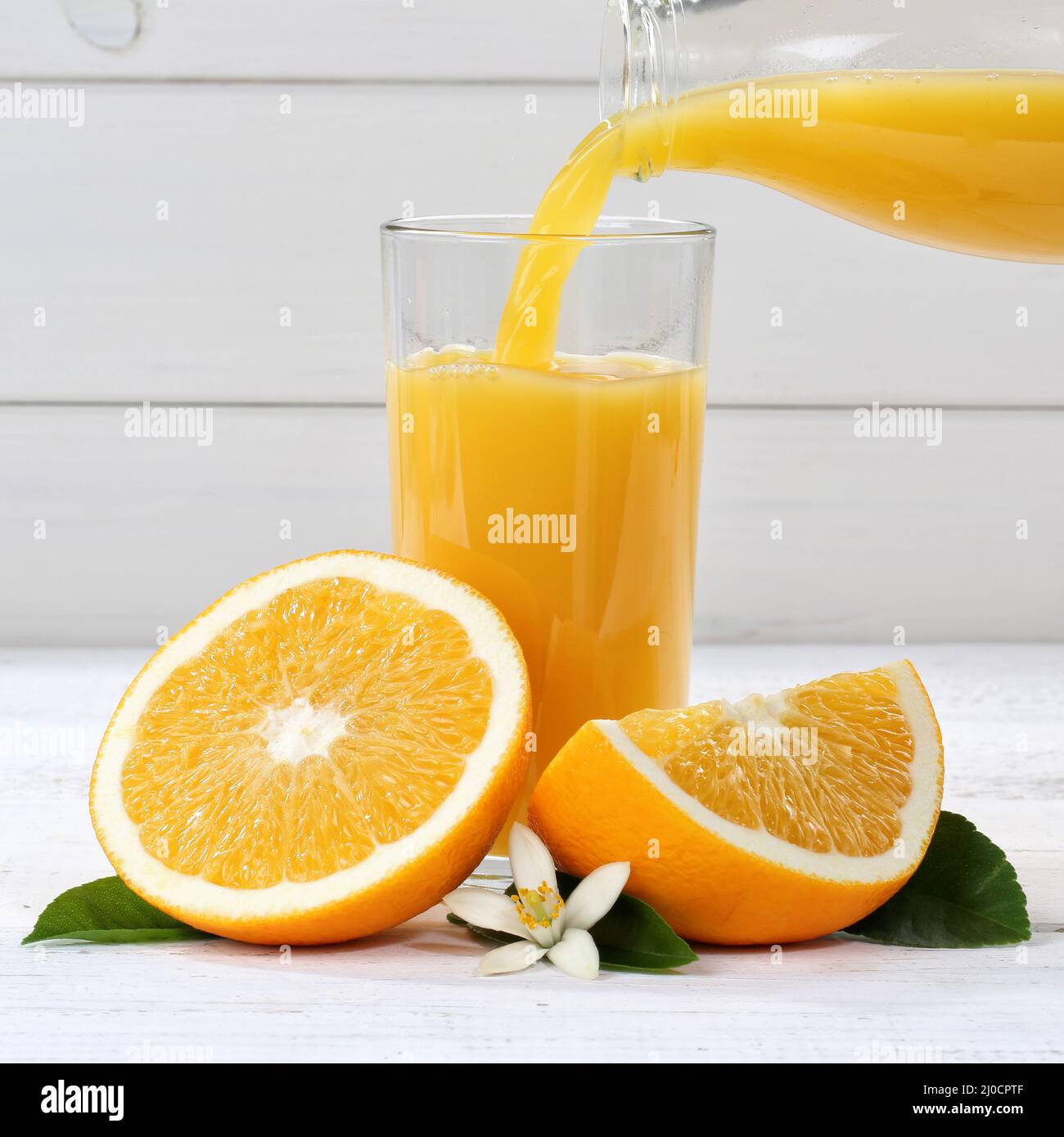 Pour juice hi-res stock photography and images - Alamy