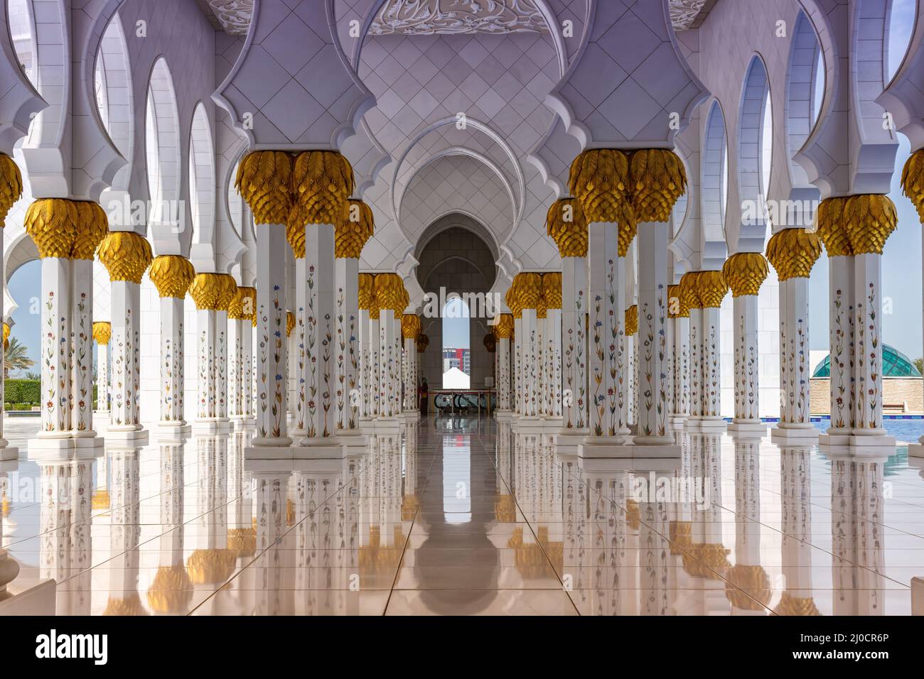 Abu Dhabi Sheikh Sheikh Zayed Grand Mosque Columns United Arab Emirates ...