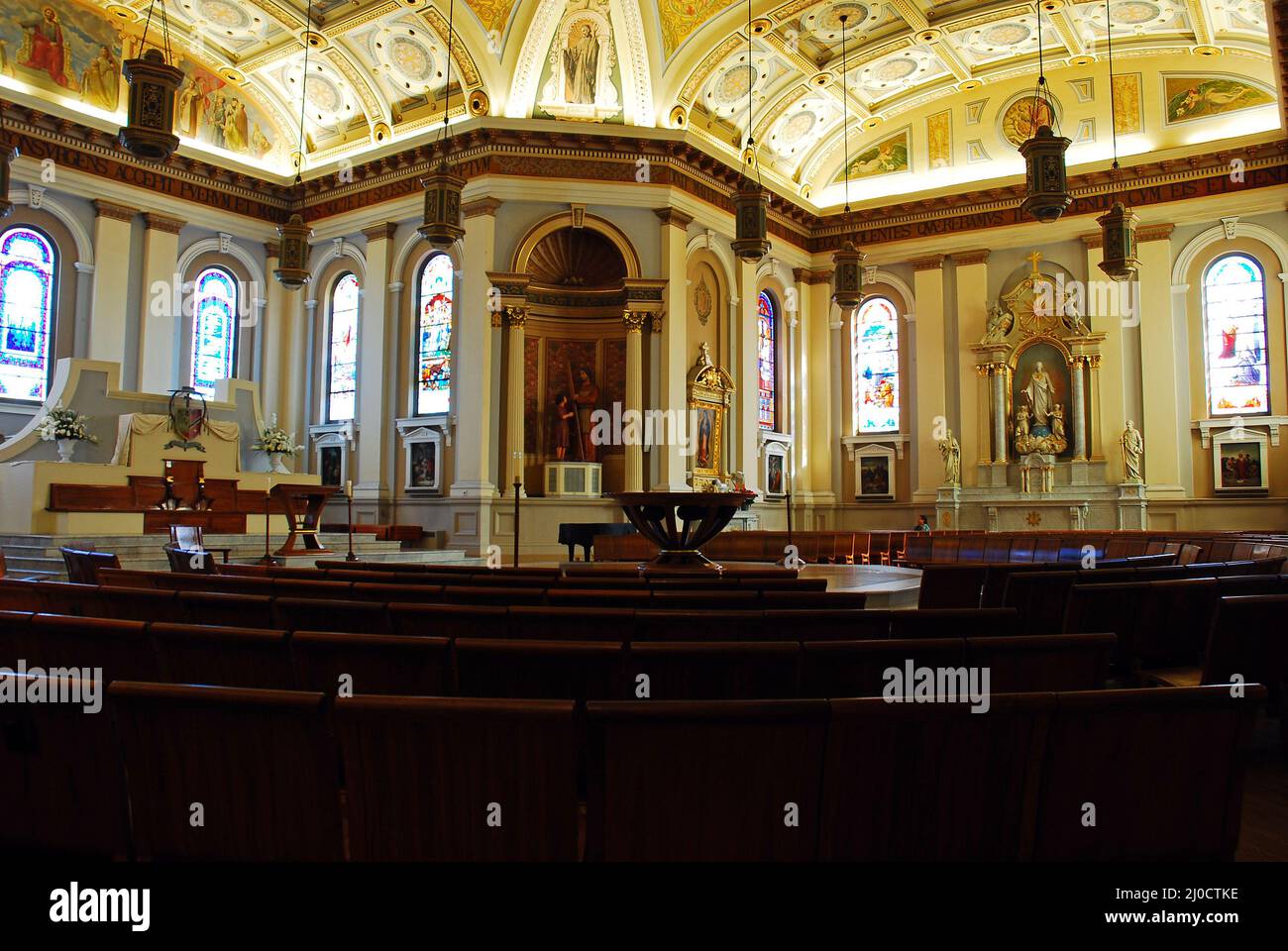 St joseph's altar basilica hi-res stock photography and images - Alamy