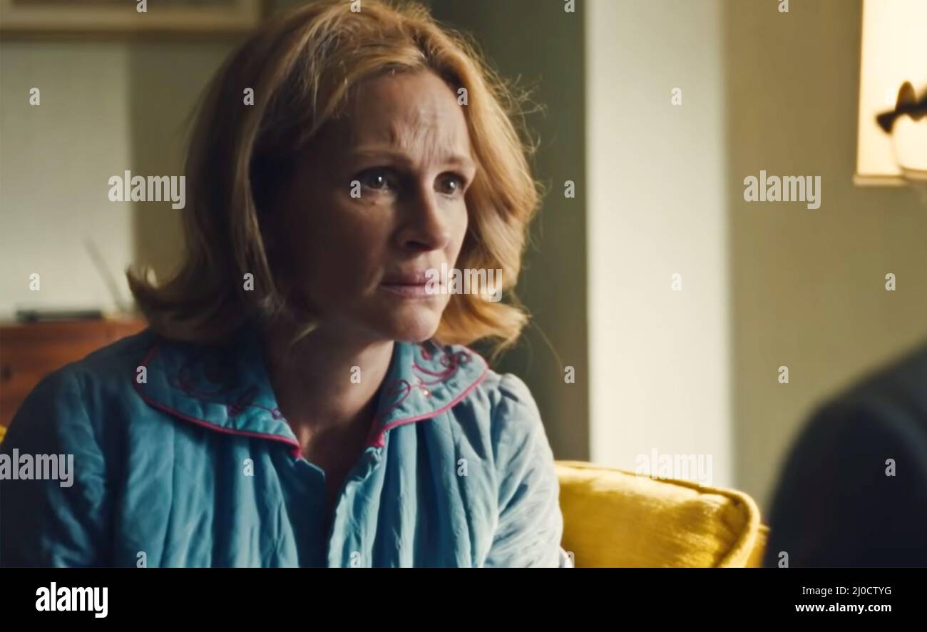 USA. Julia Roberts in a scene from the (C)Starz new series : Gaslit ...