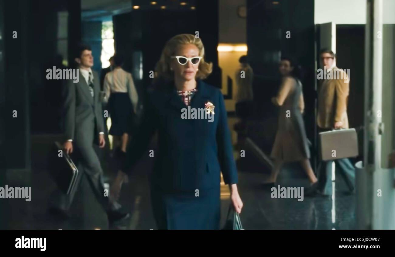 USA. Julia Roberts in a scene from the (C)Starz new series : Gaslit ...