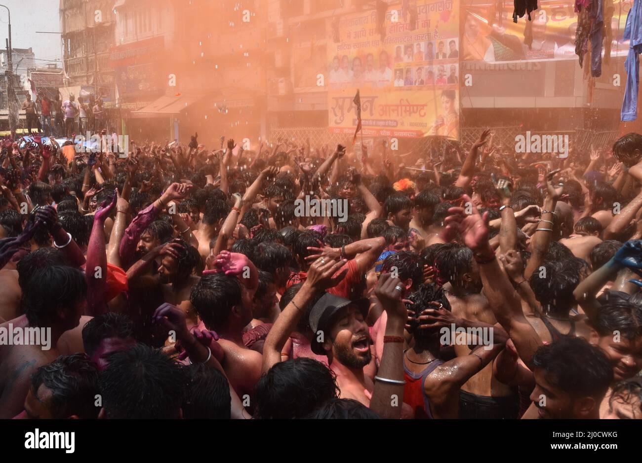 Prayagraj, Uttar Pradesh, India. 18th Mar, 2022. Prayagraj: Revelers ...