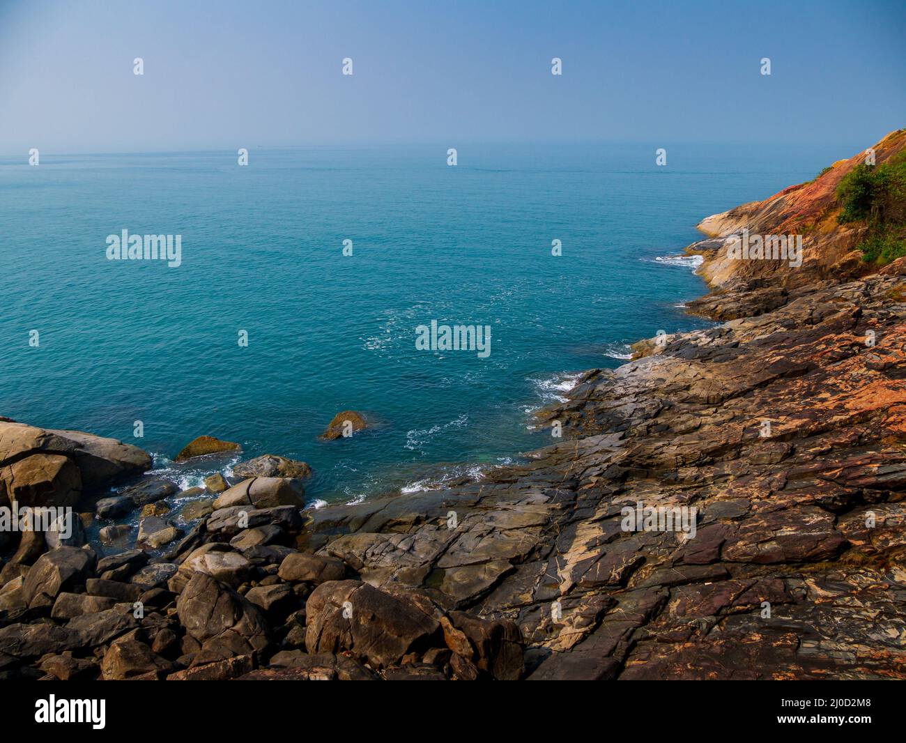 Beautiful landscape of the Arabian sea along the cliff at Sindhudurg ...