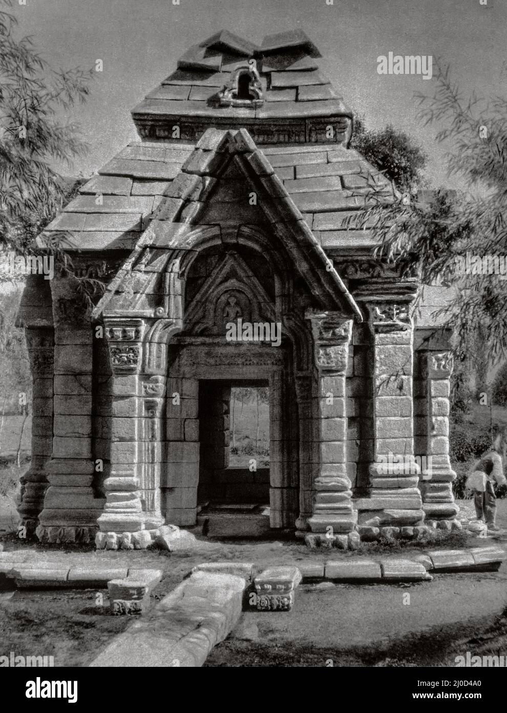 Meruvardhanaswami temple at Pandrethan near Srinagar in Jammu and ...