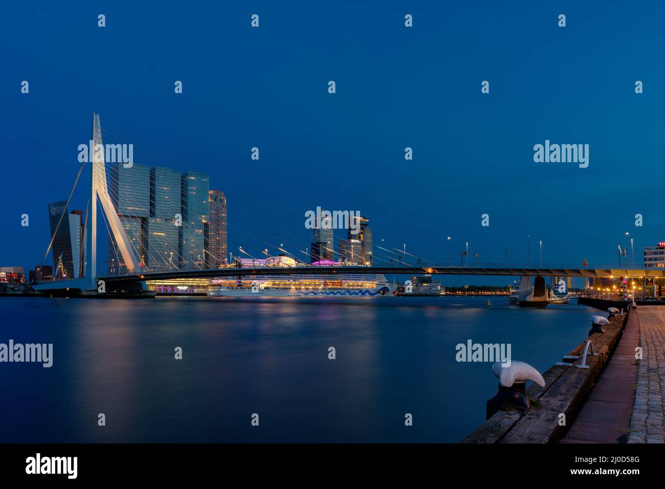 Erasmus Bridge - Rotterdam Stock Photo - Alamy