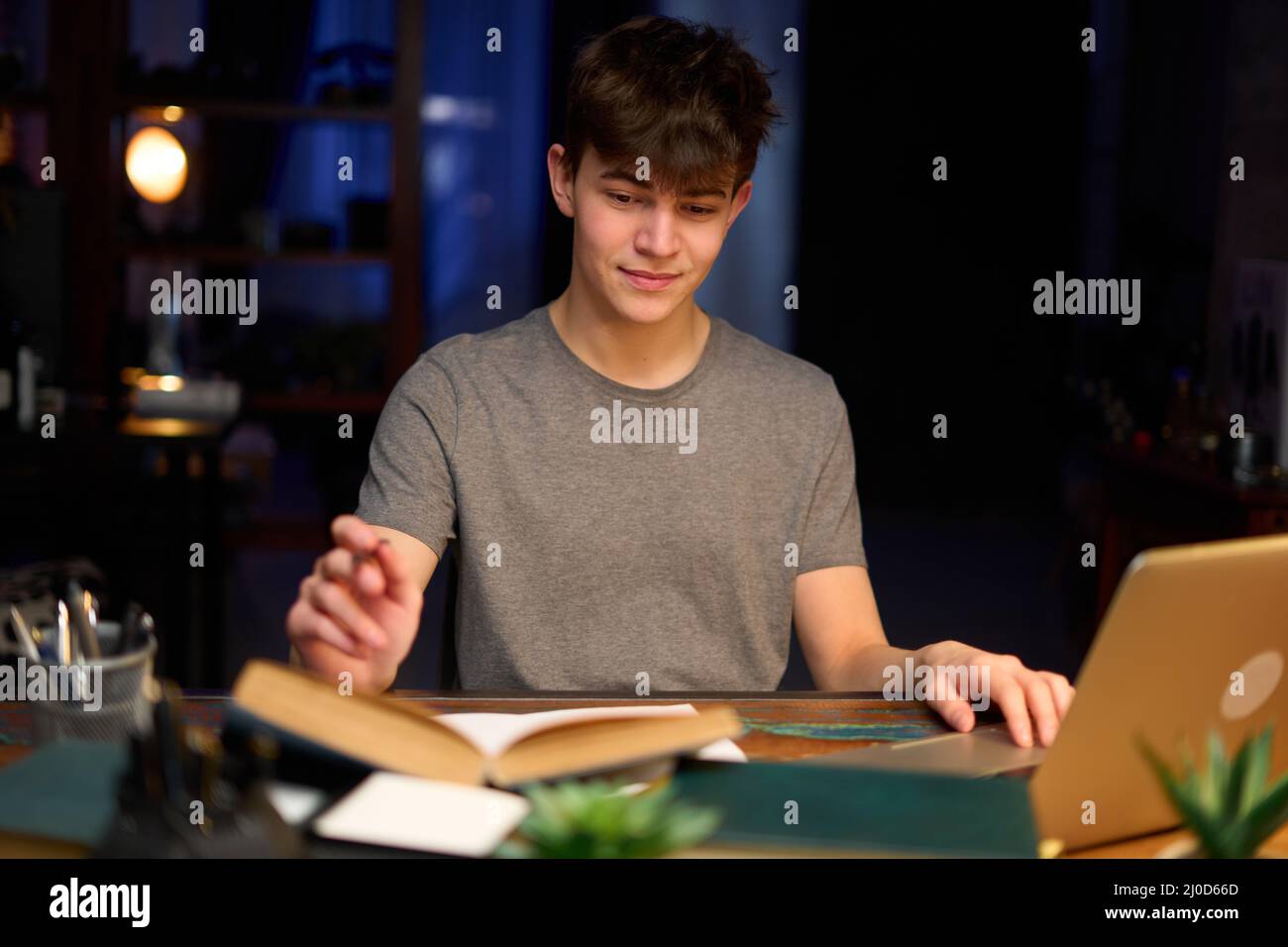 Night of the books hi-res stock photography and images - Alamy