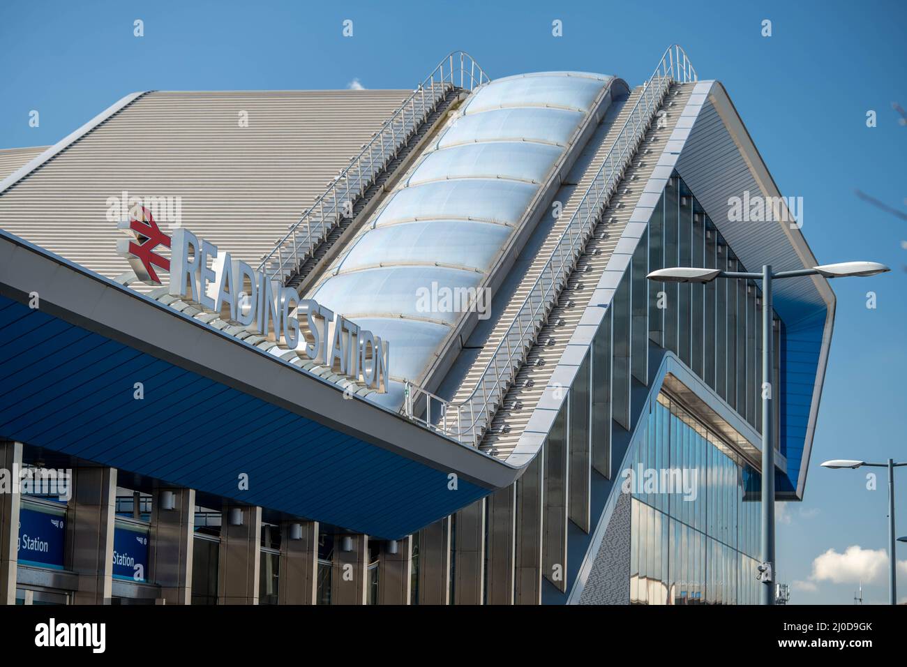Reading Station North Entrance Signage Stock Photo - Alamy