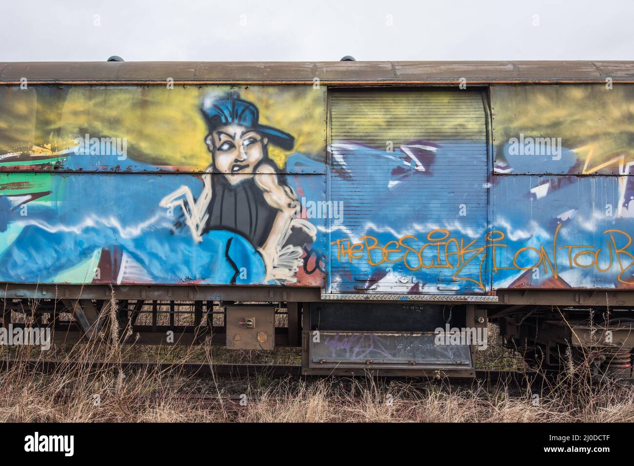 Spray painted train carriages hi-res stock photography and images - Alamy