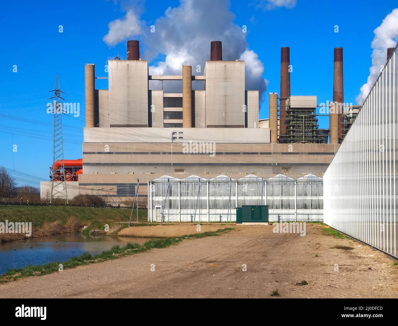 Modern brown coal power stations hi-res stock photography and images ...