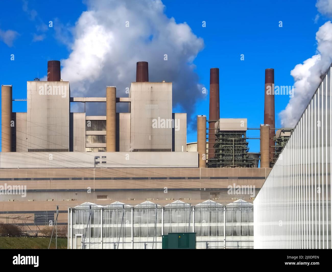 Modern brown coal power stations hi-res stock photography and images ...