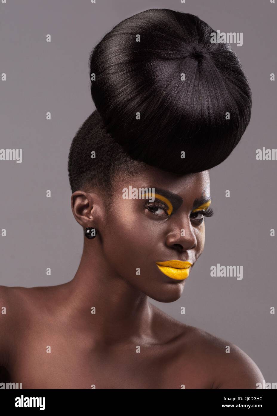 Makeup is a platform for self expression. Studio portrait of a ...