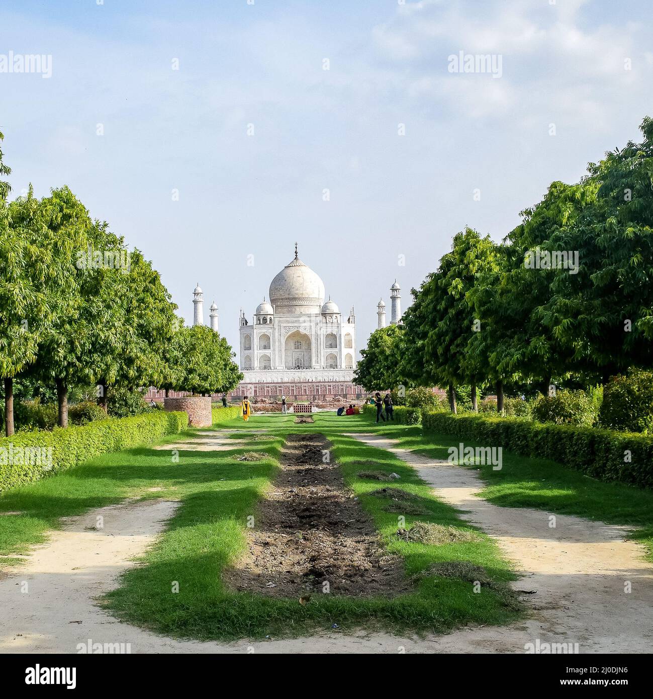 Taj Mahal one of the wonder of the world view from Mehtab Bagh garden ...