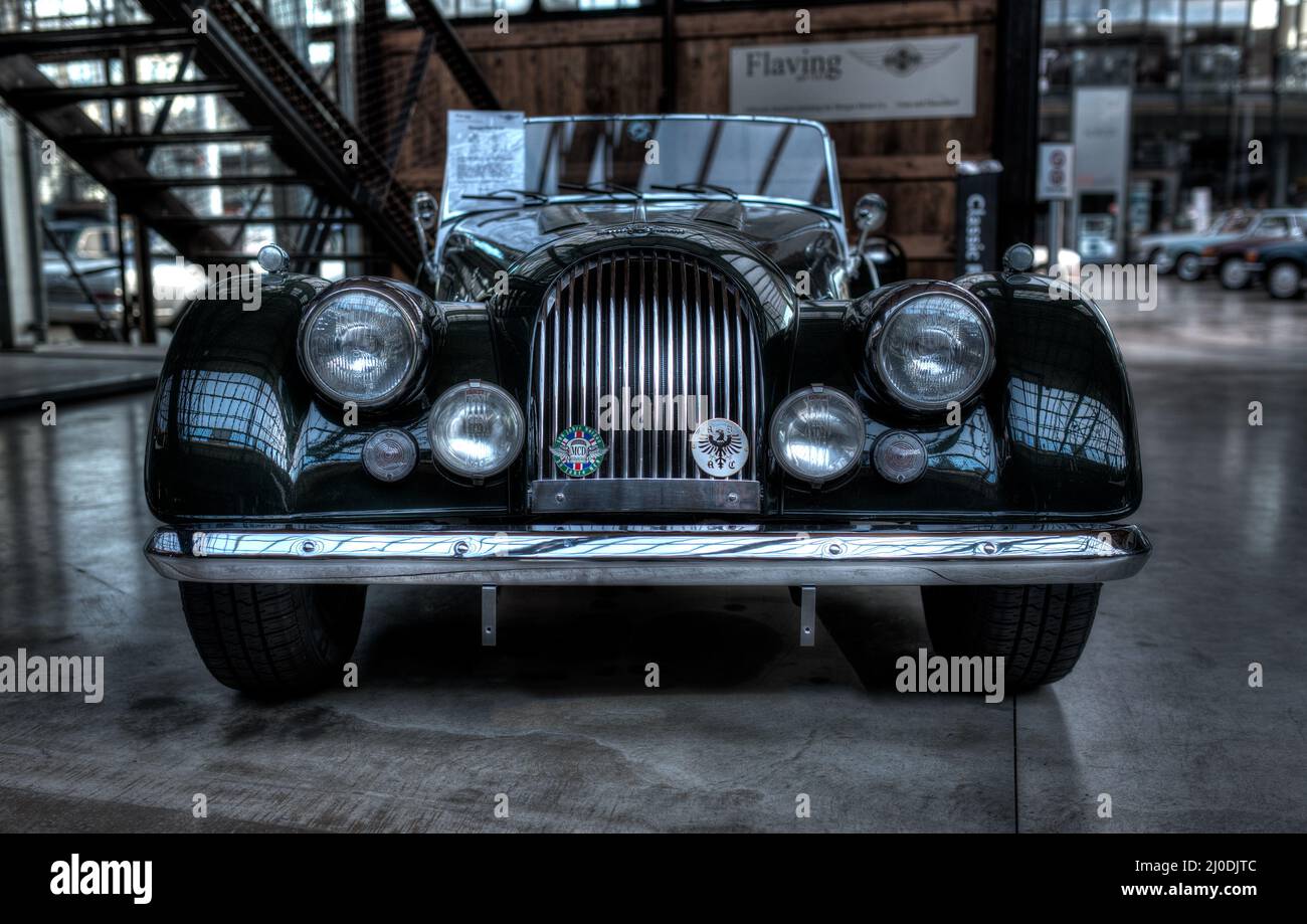 Oldtimer garage hi-res stock photography and images - Alamy