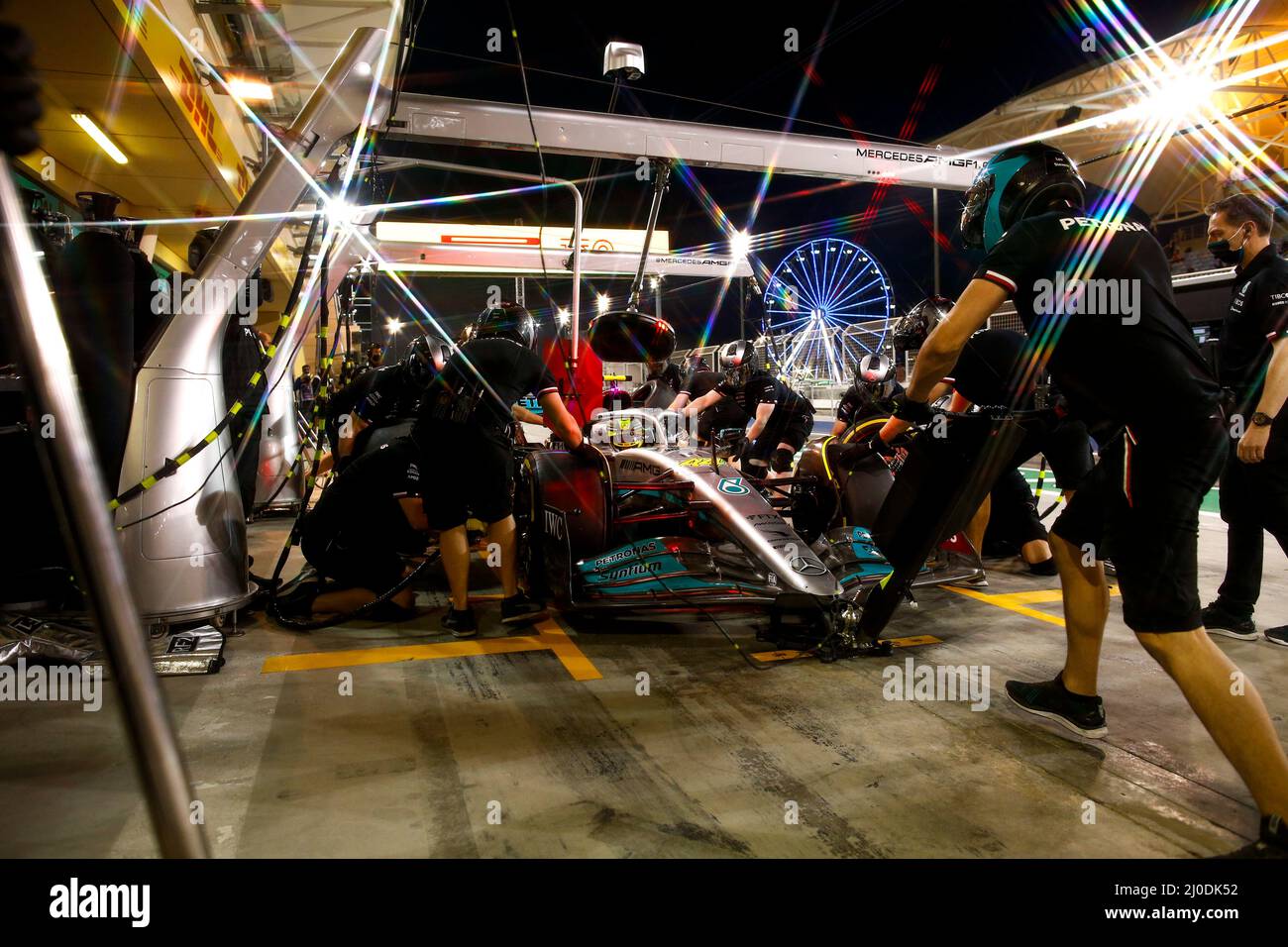 Mercedes pit crew lewis hamilton hi-res stock photography and images ...