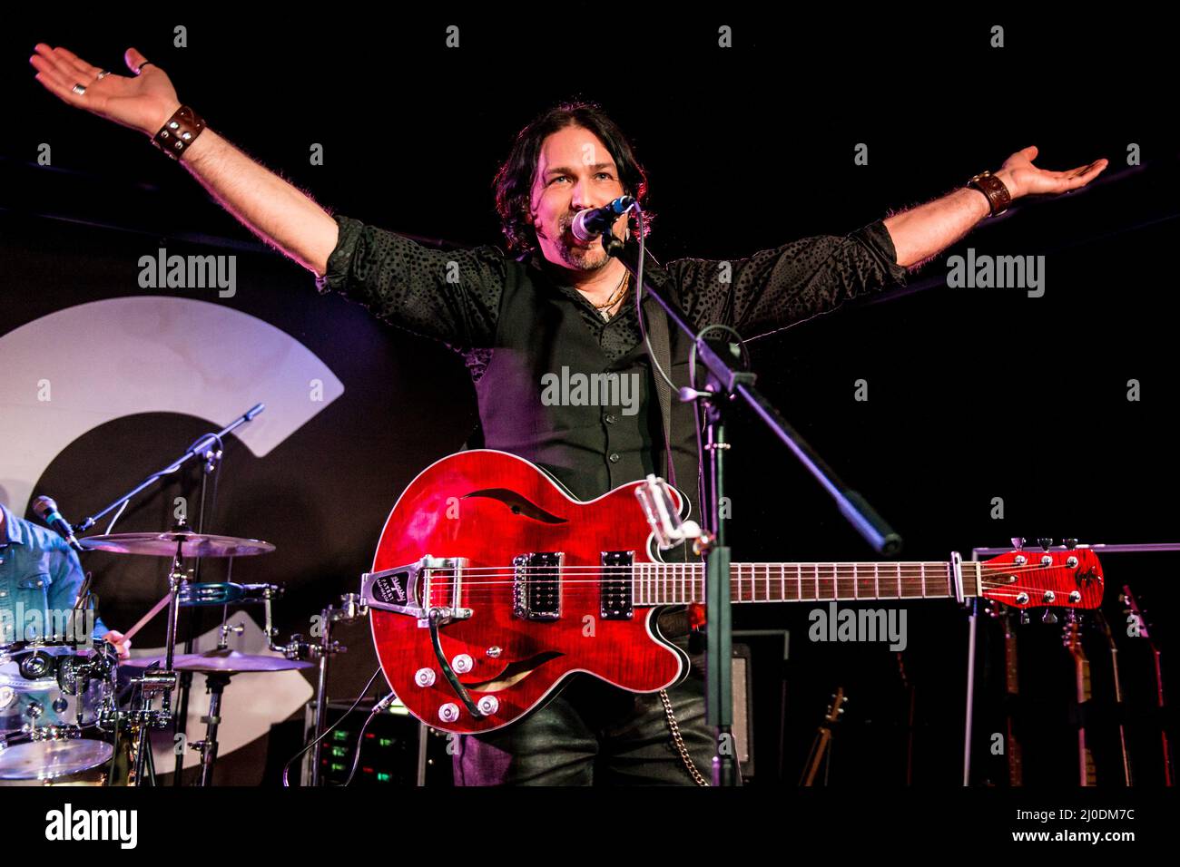 Aaron bond hi-res stock photography and images - Alamy