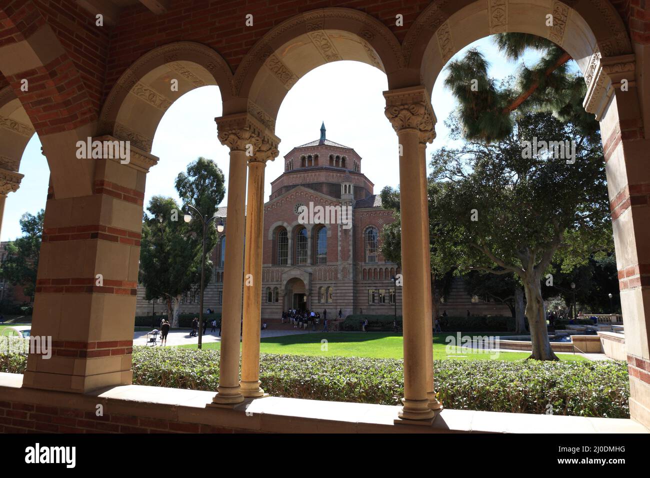 Ucla building hi-res stock photography and images - Alamy