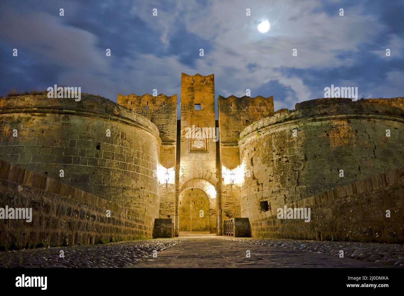 Moon gate hi-res stock photography and images - Alamy