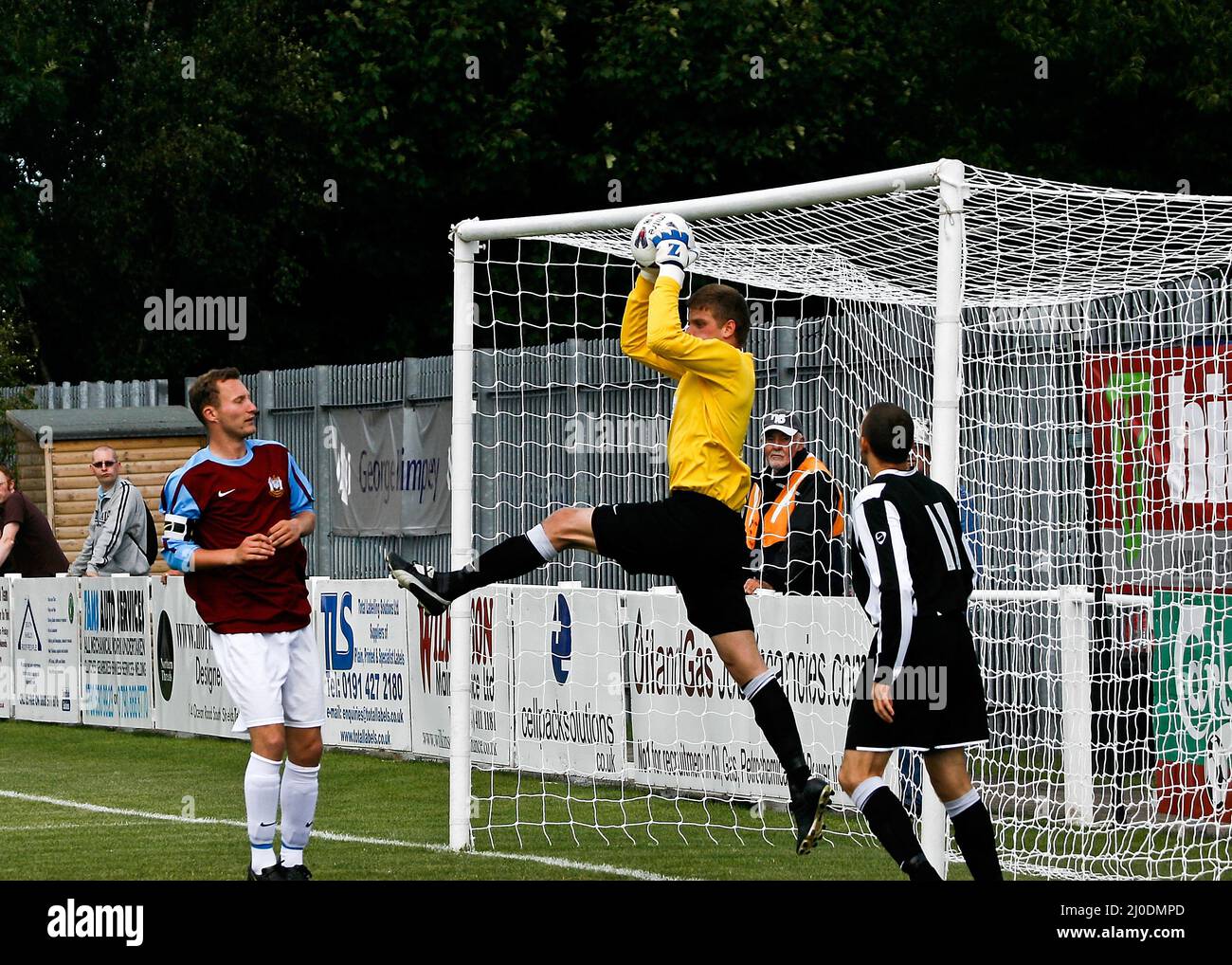Goalkeeping gloves hi-res stock photography and images - Alamy