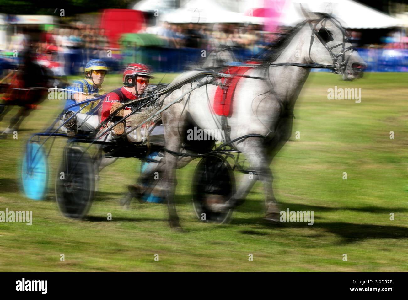 Two wheeled buggy hi-res stock photography and images - Alamy