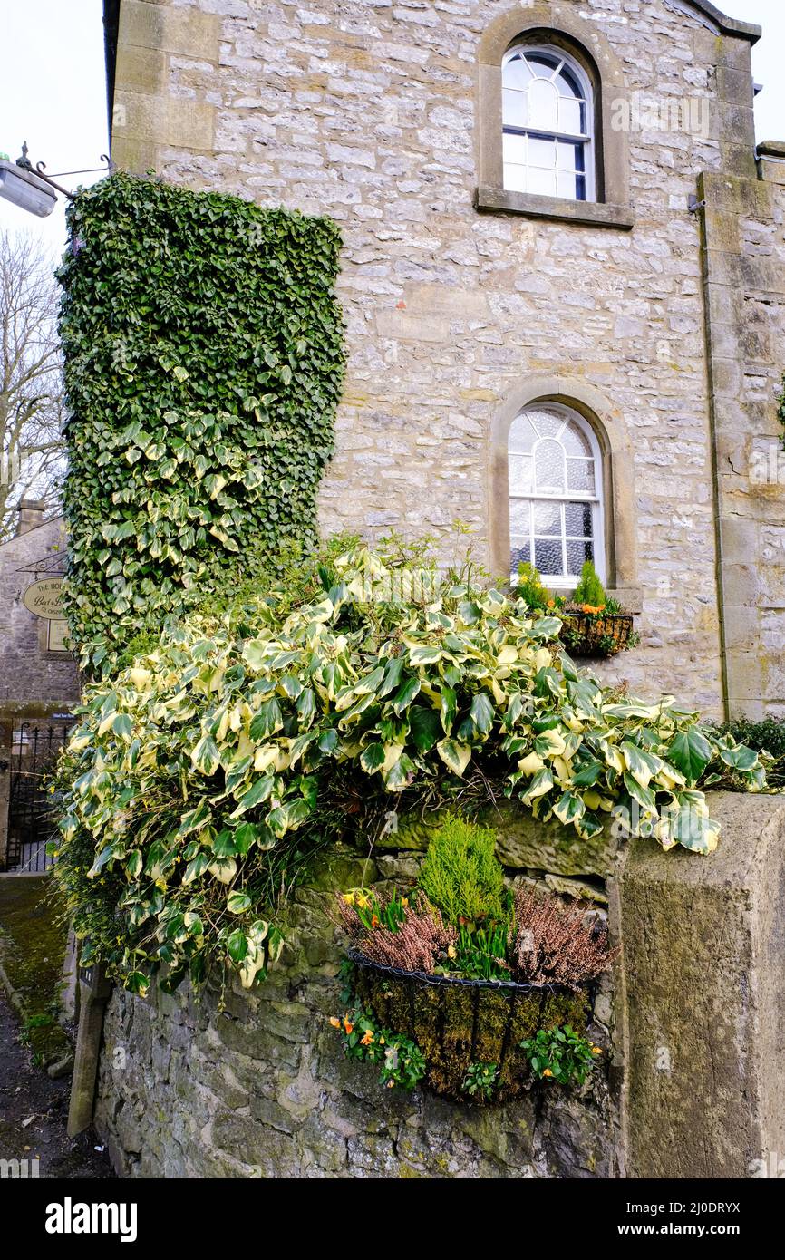Hanging stone peak district hi-res stock photography and images - Alamy