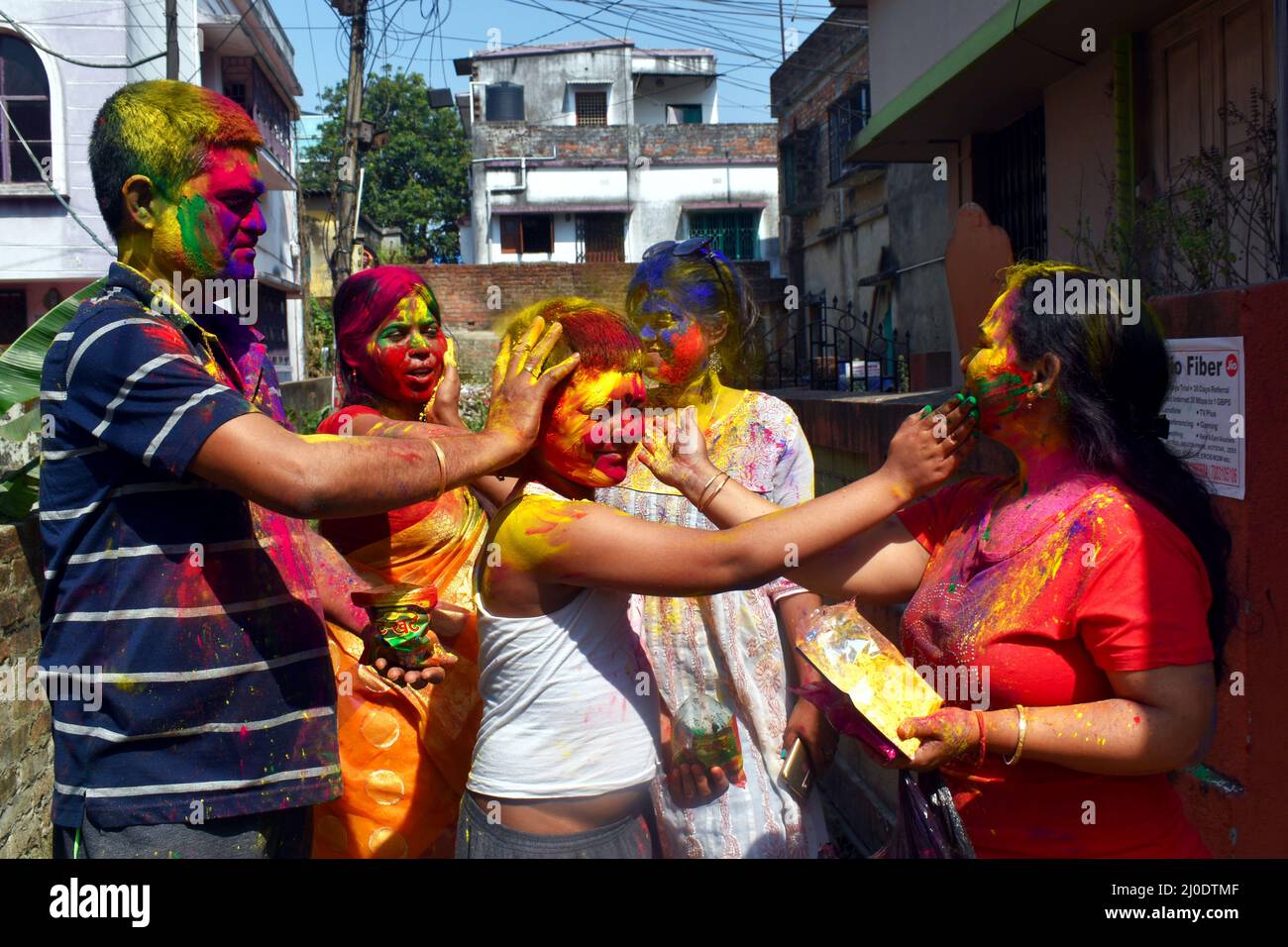 Kolkata, West Bengal, India. 18th Mar, 2022. People celebrate Holi ...