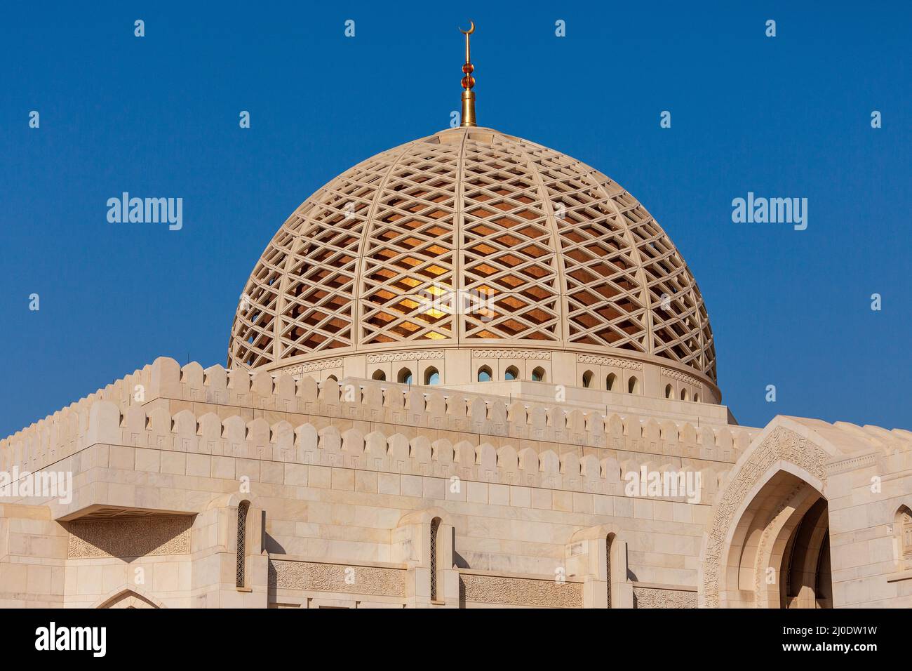 Sultan Qaboos Grand Mosque. Sultanate of Oman Stock Photo - Alamy