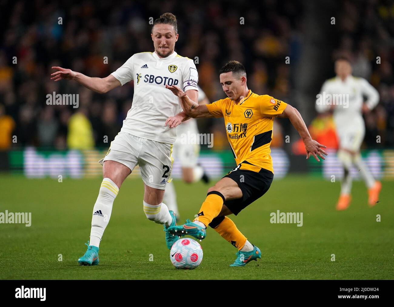 Leeds United's Luke Ayling (left) and Wolverhampton Wanderers' Daniel ...