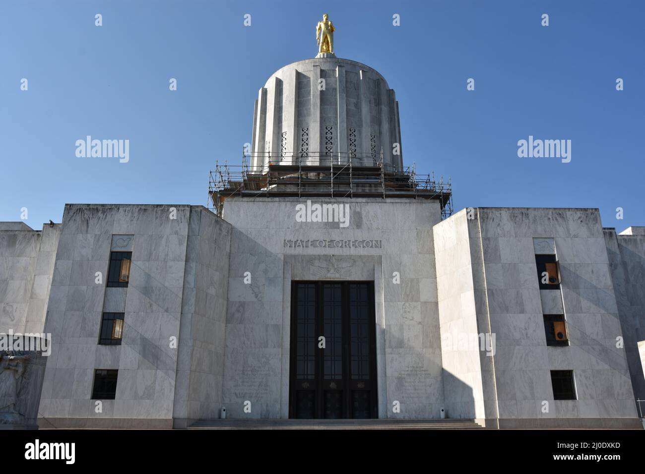 Oregon capitol gold hi-res stock photography and images - Alamy