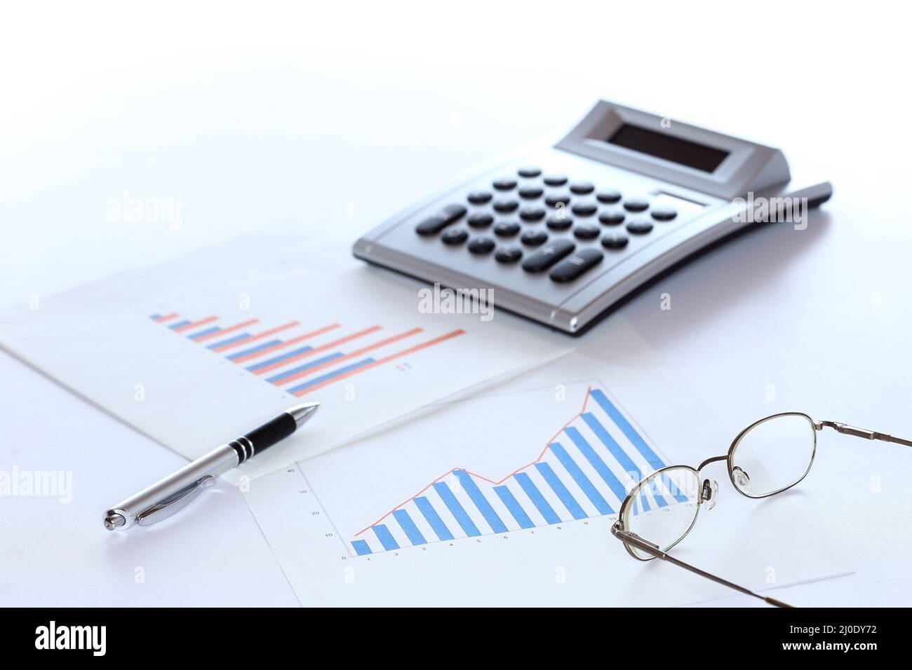 Target calculator hi-res stock photography and images - Alamy