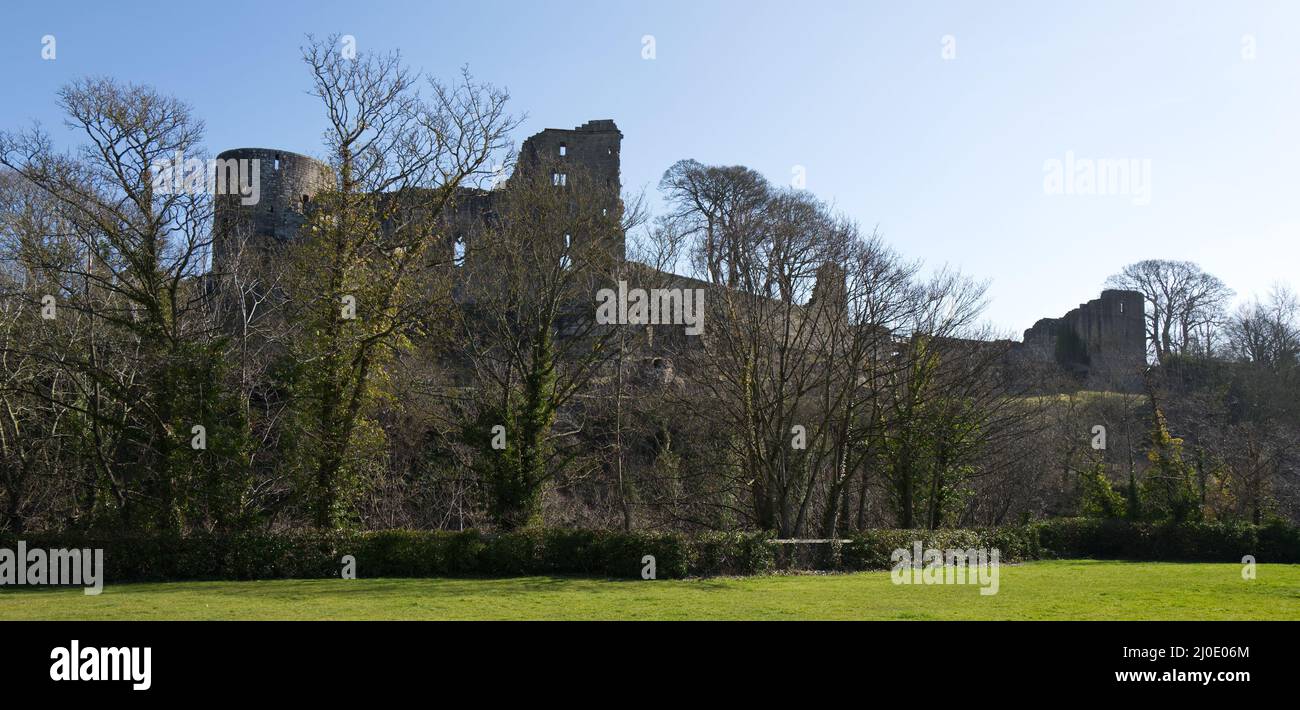 Barnard Castle ancient town with medieval castle Stock Photo - Alamy