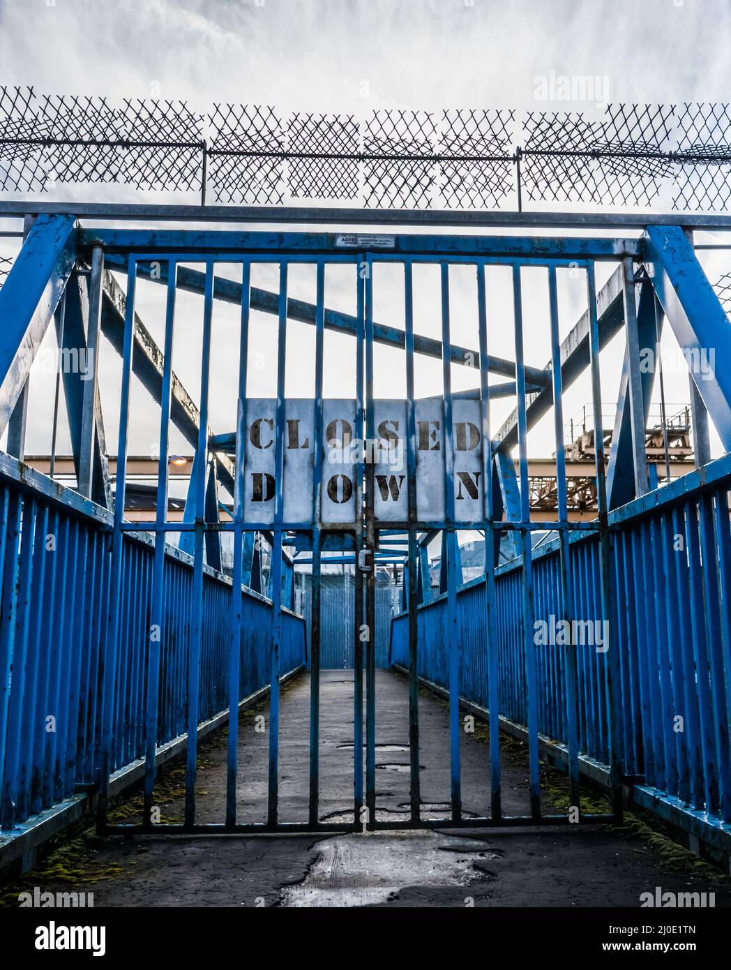 Closed Down Factory Sign Stock Photo - Alamy