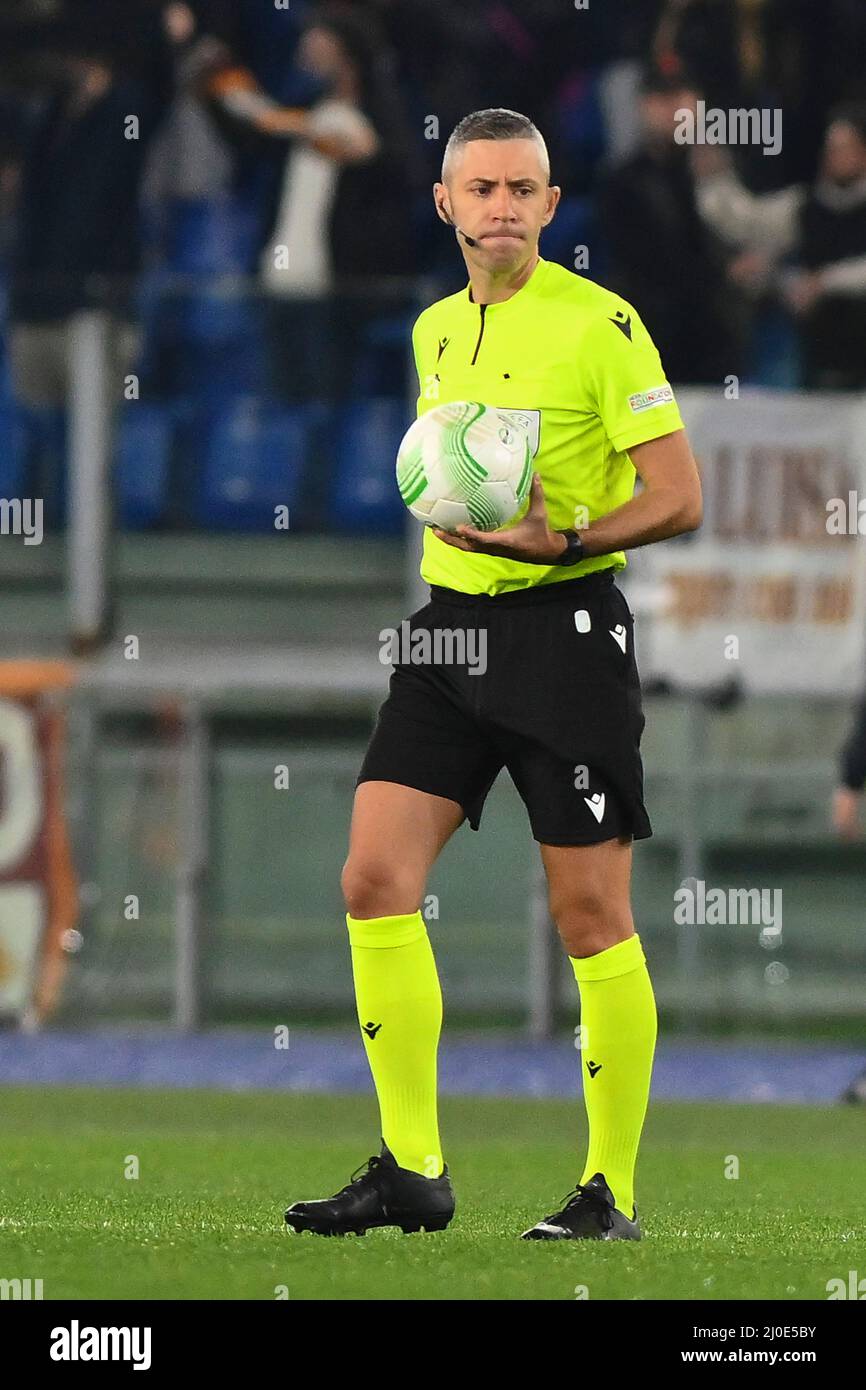 Radu marian petrescu referee hi-res stock photography and images - Alamy