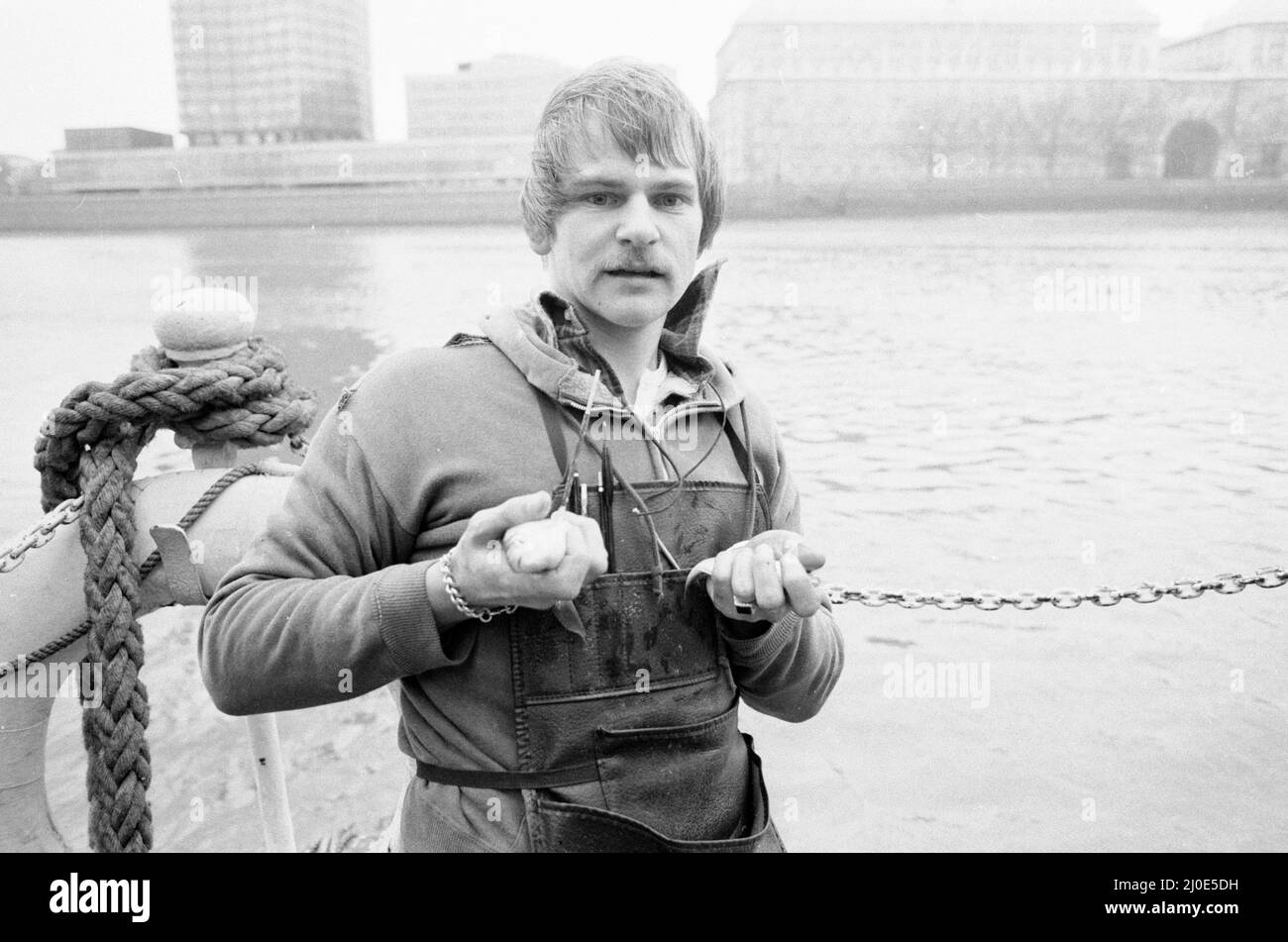 Catch of the day. Old man Thames gave a rich harvest when fishermen at ...