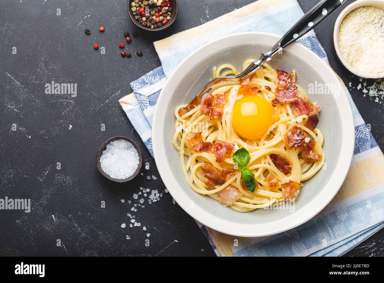 Empty spaghetti plate hi-res stock photography and images - Alamy