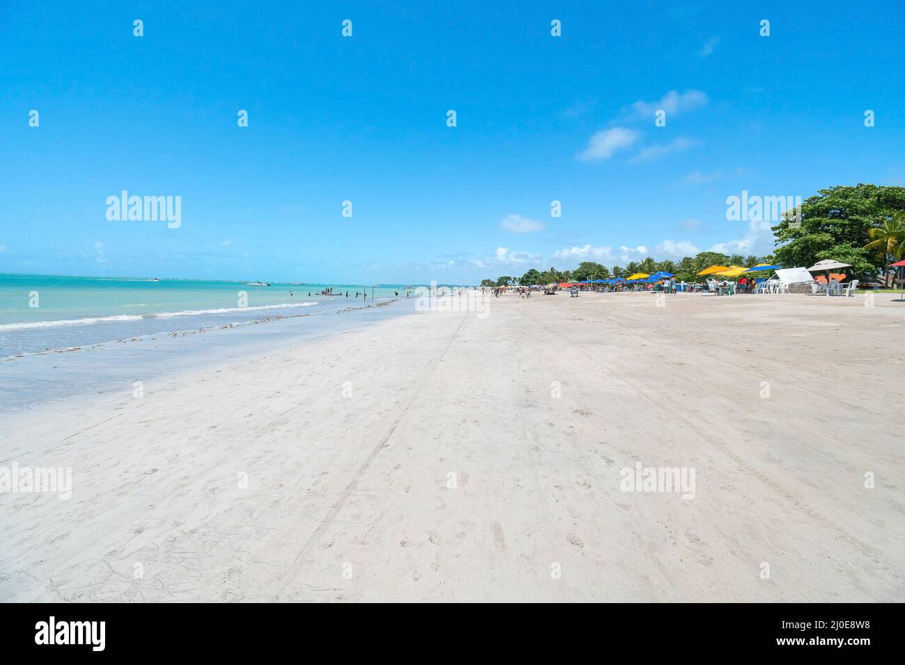 Wide view of Barra Grande beach of Maragogi - AL, Brazil. The sand ...