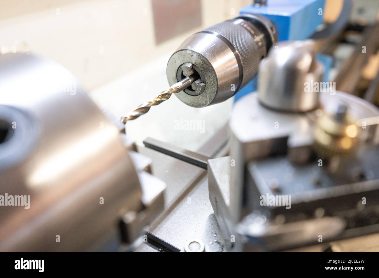 close up lathe working on metals Stock Photo - Alamy