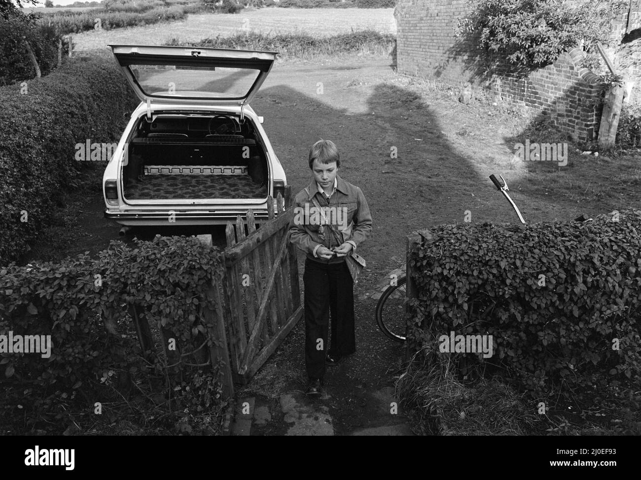 Reconstruction of the murder of Carl Bridgewater at Yew Tree Farm near ...