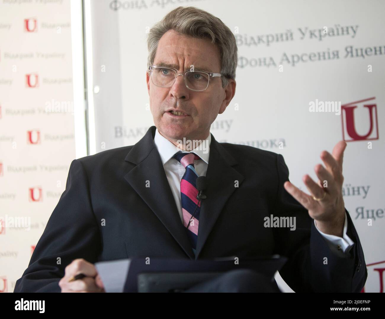 Geoffrey ross pyatt hi-res stock photography and images - Alamy