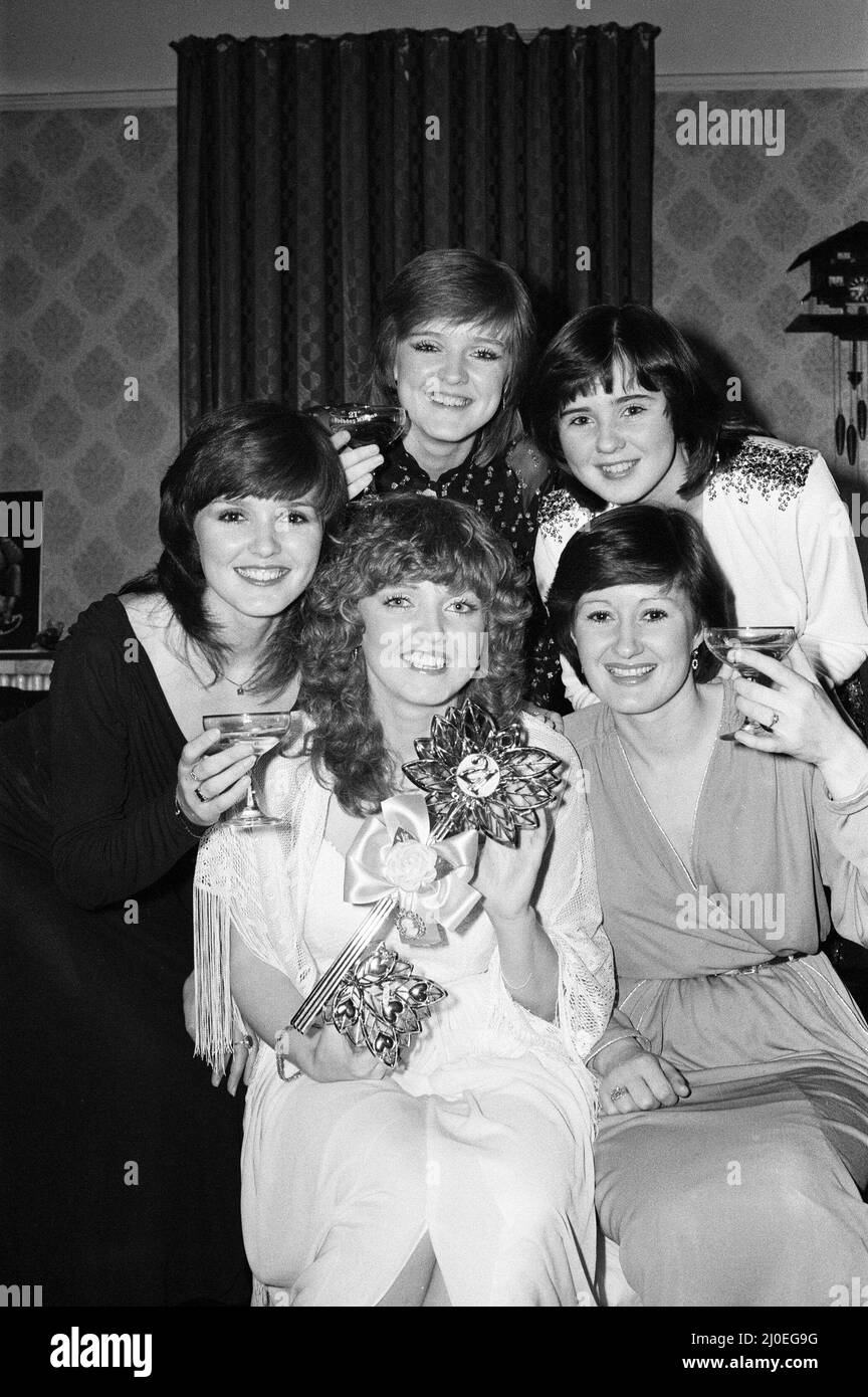 Linda Nolan celebrates her 21st birthday at home in Ilford with her ...