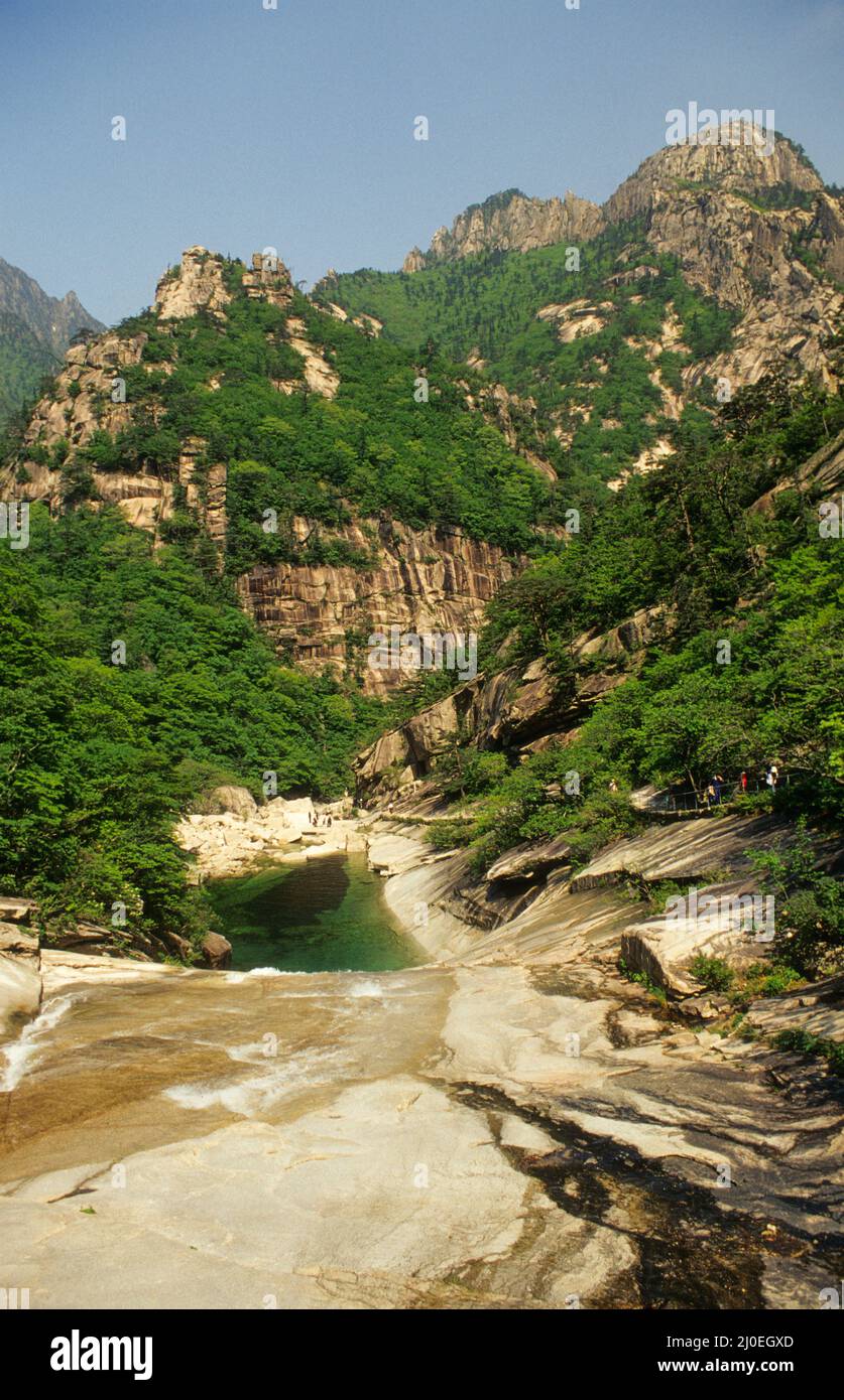 The Kumgang mountains of North Korea are famous for their dramatic ...