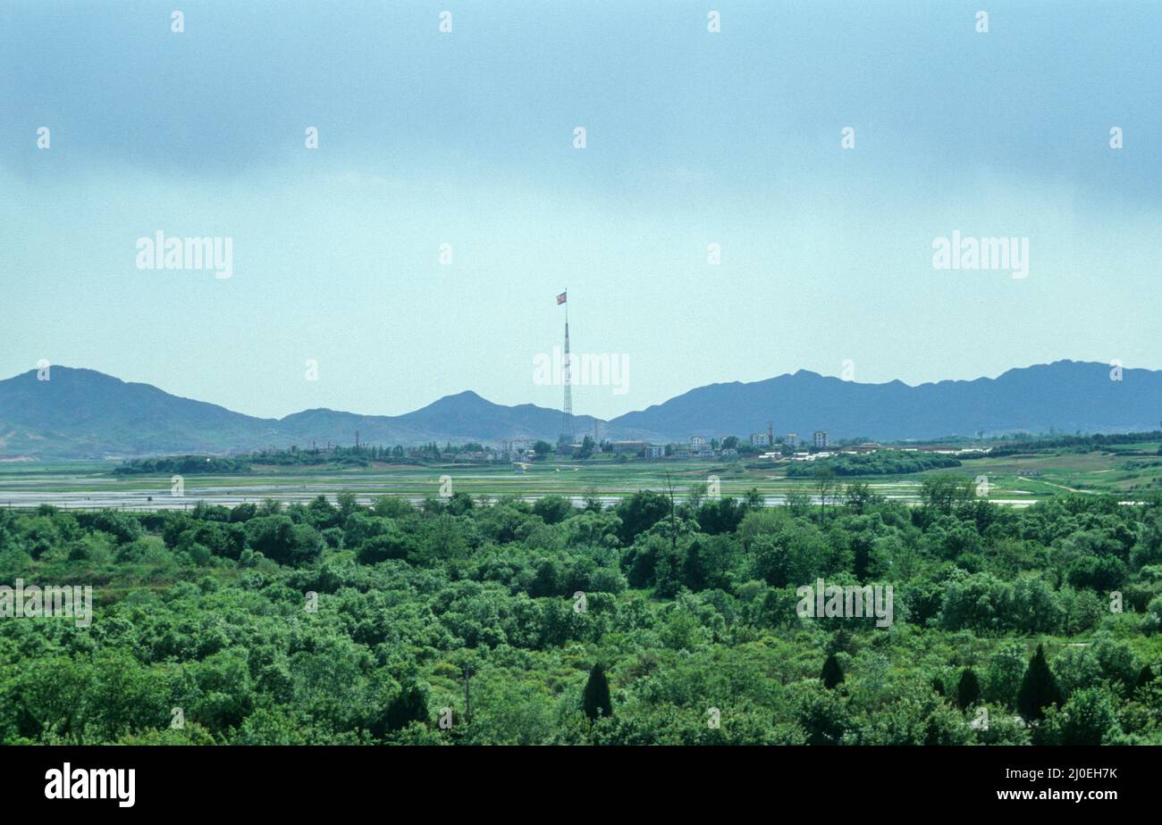 A game of "who's got the biggest": View from Panmunjeom in South Korea ...