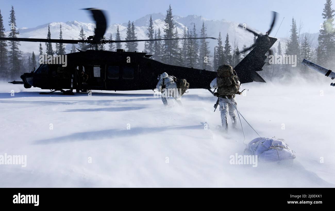 Green Berets assigned to 10th Special Forces Group (Airborne) approach ...