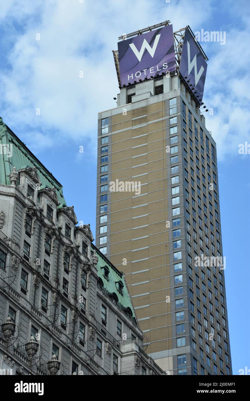 W Times Square in Manhattan, New York City Stock Photo - Alamy