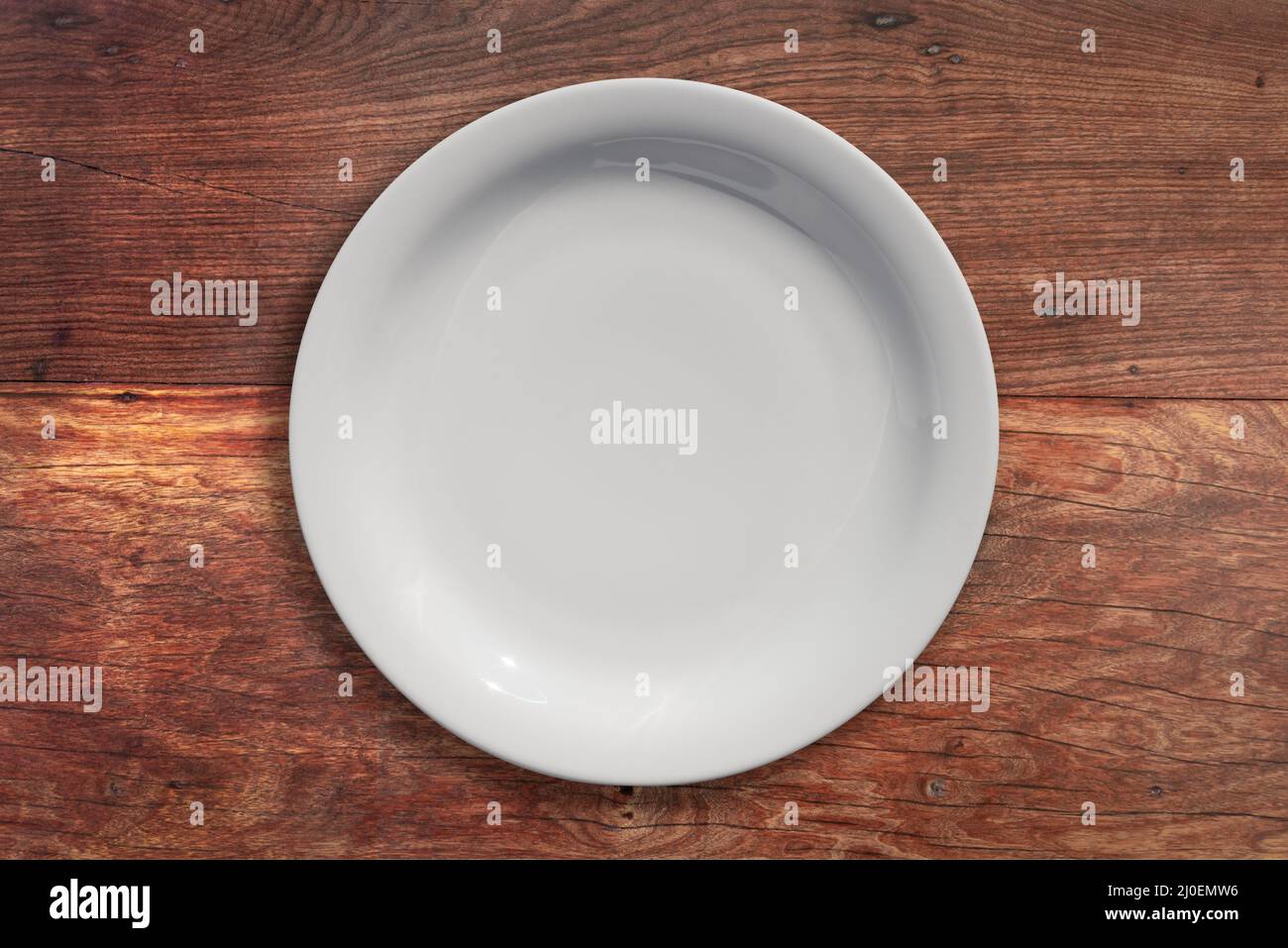 Empty plate restaurant table hi-res stock photography and images - Alamy