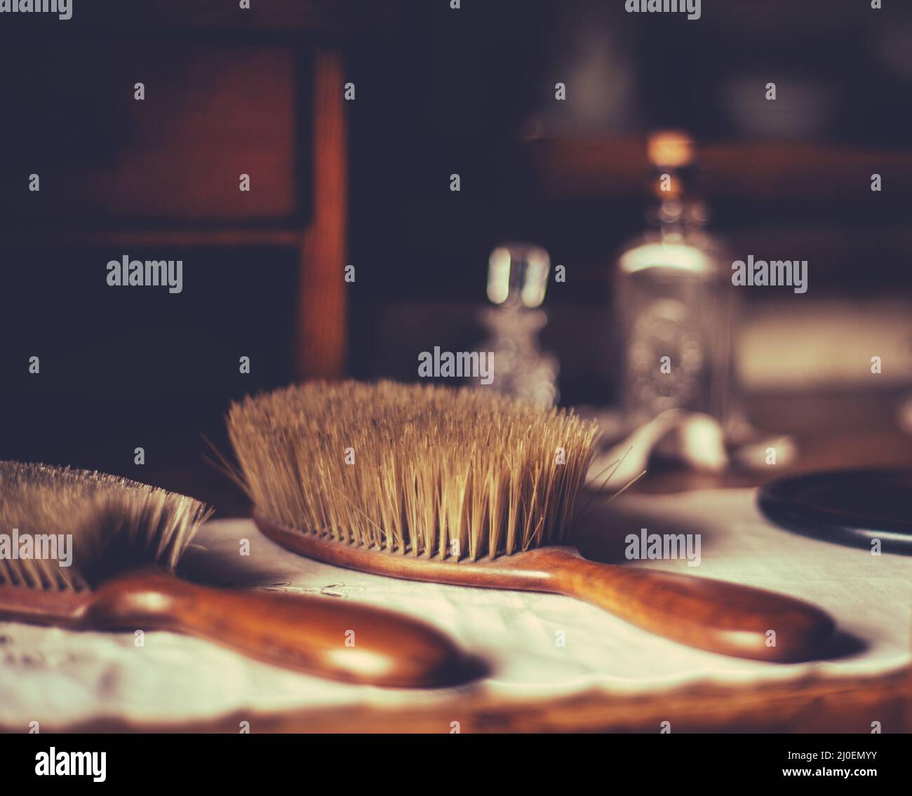 Old fashioned set table hi-res stock photography and images - Alamy